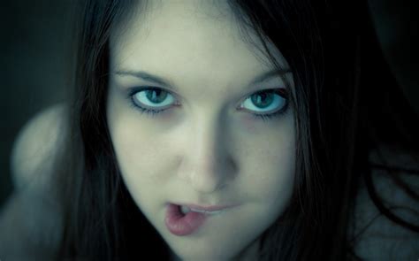 Women Face Biting Lip Hd Wallpaper Rare Gallery