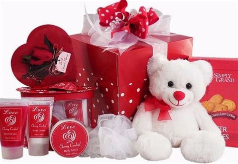 Що подарувати дружині на День святого Валентина свіжі ідеї