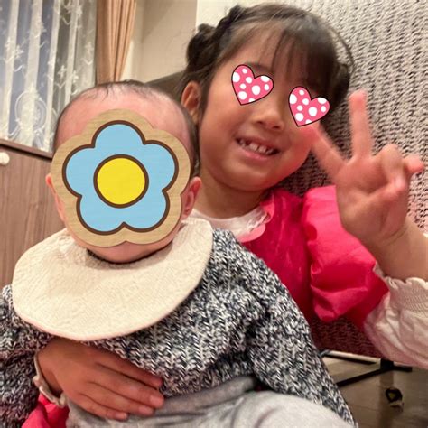 三姉妹が赤ちゃんを抱っこ♡ 石田あゆみオフィシャルブログ「嫁ログ」 Powered By Ameba