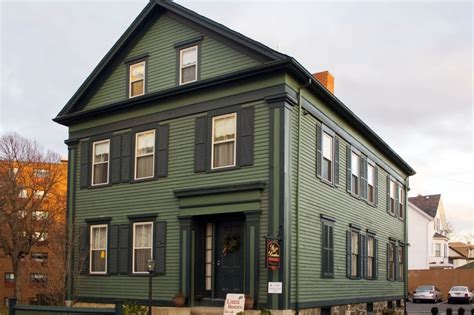 The Lizzie Borden Murder House Has A New Owner Insidehook