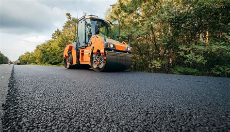 진동 아스팔트 롤러 압축기 압축새로운 아스팔트 포장 도로 서비스는 고속도로를 수리 0명에 대한 스톡 사진 및 기타 이미지 0명 개발 건설 산업 Istock