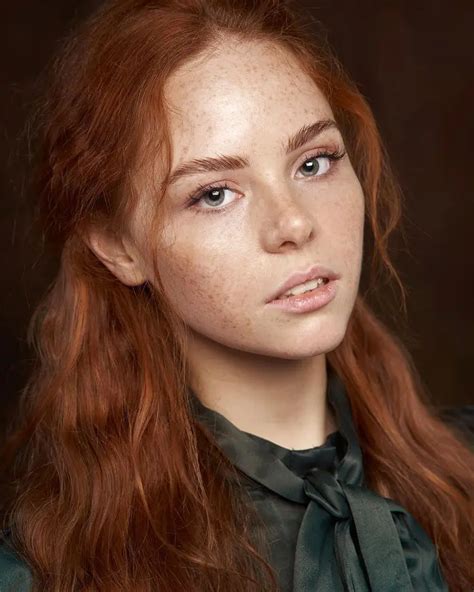 Erika Postnikova Scrolller