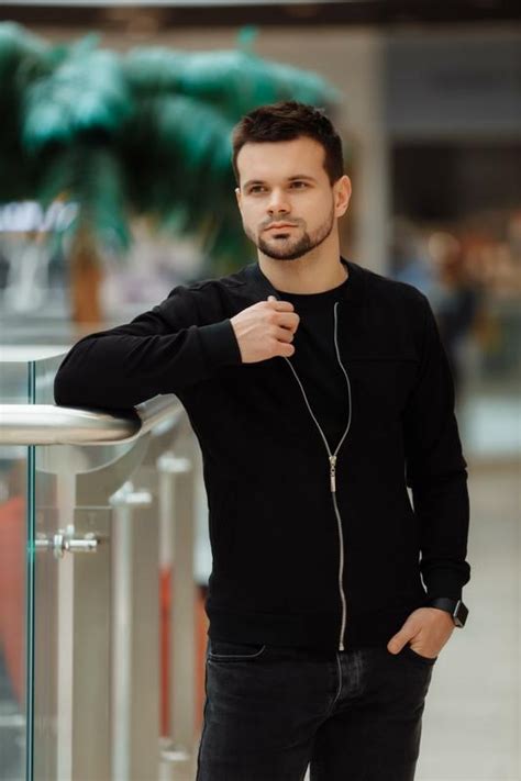 Бомбер — цена 900 грн в каталоге Куртки Купить мужские вещи по доступной цене на Шафе Украина