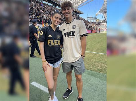 Noah Beck And Dixie Damelio All Smiles At La Galaxy Game Pic