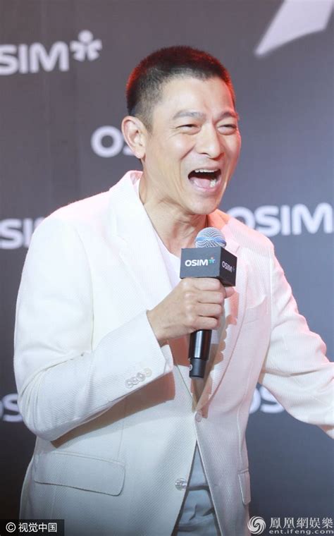刘德华大病初愈面容消瘦笑到扶腰 寸头利落帅气天王范依旧凤凰网