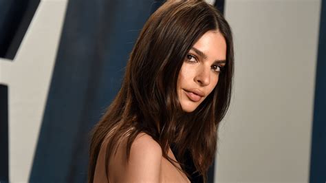 Emily Ratajkowski Slams Resurfaced Ellen Interview With Taylor Swift This Is So F Ed Up