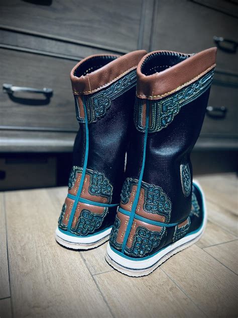 Уран Зангилаа Монгол гутал Ulaanbaatar