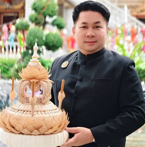 สาขาวิชาภาษาไทยประยุกต์ ยินดีต้อนรับ อาจารย์ อาทิตย์ ศรีจันทร์ อาจารย์สำเร็จการศึกษาระดับ