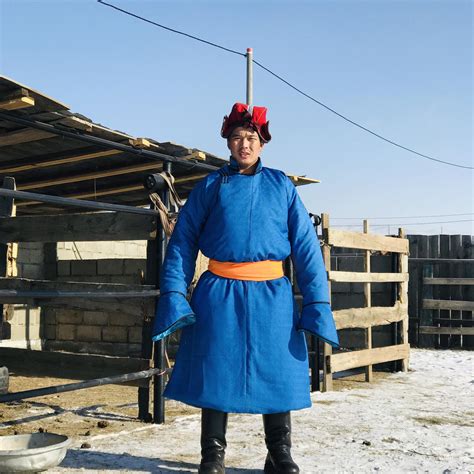 Б Сод Эр хүн бүр царайлаг эсвэл баян байх албагүй Зүгээр л эр хүн шиг