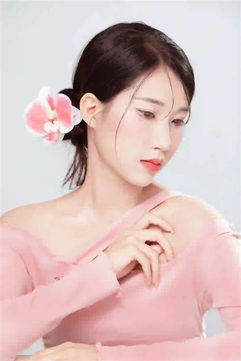 夏日蝴蝶兰荔枝粉纯欲清透少女
