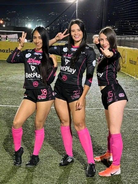 Pin De Vv En Dibujos En 2025 Camisetas De Futbol Femenino Uniformes
