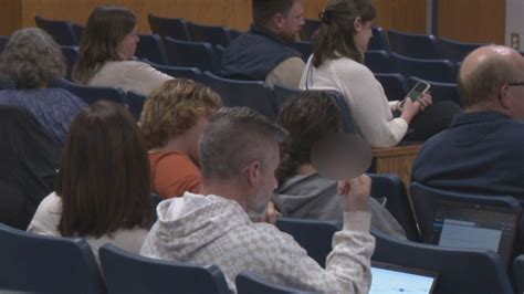 Elizabethtown Sd Eyes More Gender Restrictions On Sports