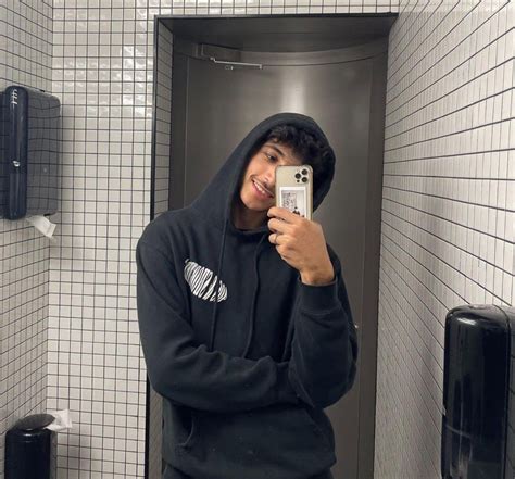 Pin By Mate On Quick Saves Cute Guys Night Gown Aesthetic Photo