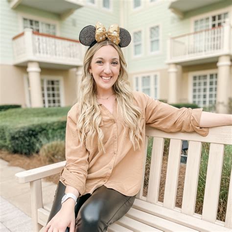 Meet Hannah — Mini Mouse Counselors
