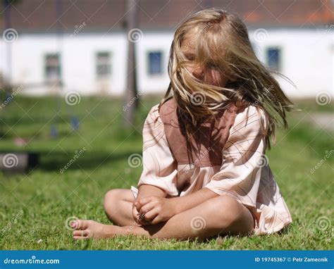 Barefoot Girl On Grass Stock Image Image Of Barefeet 19745367