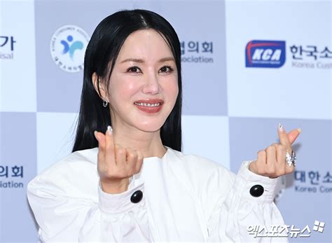 55세 엄정화 ♥애인 있었나…결혼하기 좋은 시기 편한 친구처럼 엄정화tv 나무뉴스