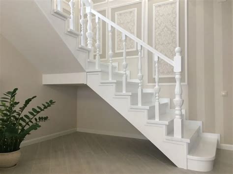 Белая деревянная лестница - 23 фото