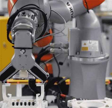 当机器人成为化学家：一场革命性的实验室自动化探索 字节点击