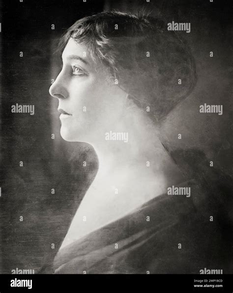 Lillie Langtry 1853 1929 British Socialite Stage Actress And Producer Portrait Photograph