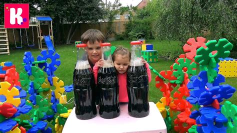 МИСС КЕЙТИ И МИСТЕР МАКС И ПАПА ВЗРЫВАЮТ КОКА КОЛУ МЕНТОСОМ УДАЛЕННОЕ ВИДЕО МИСС КЕЙТИ Youtube