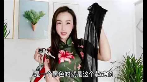 妹子大胆试穿黑色尖头高跟凉鞋，搭配黑色丝袜，穿上满满时尚感！ Youtube