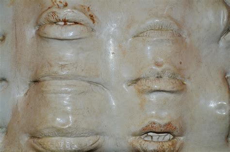 무료 이미지 건축물 늙은 벽 사암 형성 동상 장식 얼굴 미술 신전 머리 새기는 돌 조각 턱 고대