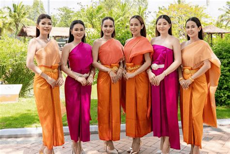 សុគន្ធនីសា ថតជុំ ពេជ្រសោភោ និង មាស សុខសោភា ស្លៀកឈុតបុរាណ ស្អាតឥតទាស់ Khmerload Cambodia