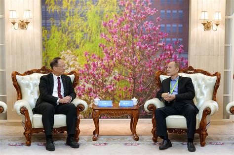 香港浸会大学校长卫炳江一行到校访问 新闻网