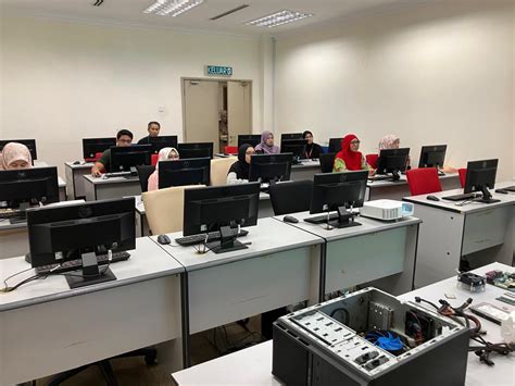 Business Opportunity Computer Lab Office Of Kuantan Campus Director