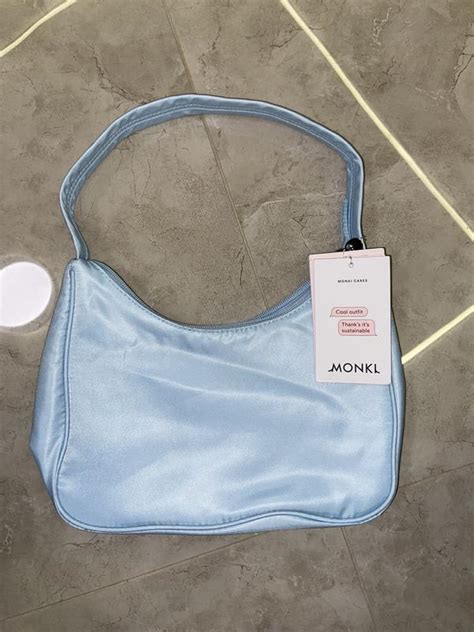 Женская сумка Monki — цена 300 грн в каталоге Клатчи Купить аксессуары по доступной цене на Шафе