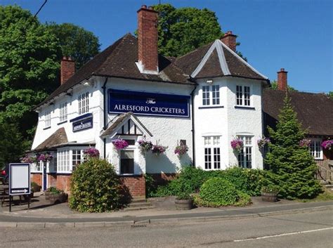 Very Welcoming And Cozy Pub The Cricketers Alresford Alresford Traveller Reviews Tripadvisor
