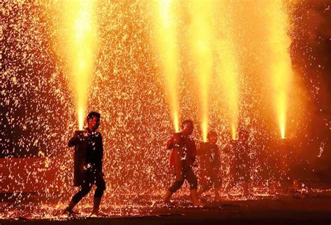 復興祝う手筒花火石巻市民を魅了 東日新聞