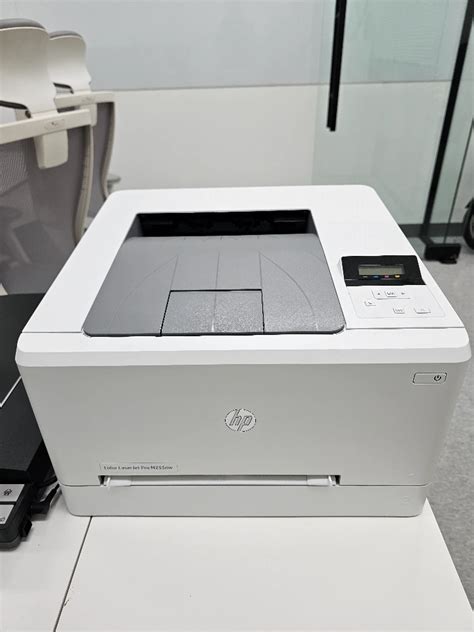 Hp 컬러 레이저 프린터 입니다 스크래치 없이 깨끗합니다