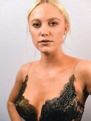 Maika Monroe Nude In Hot And Sex Videos Erotic Tube