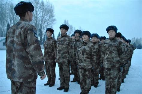 解放军93422部队15名女新兵军营训练生活抓拍新浪图片