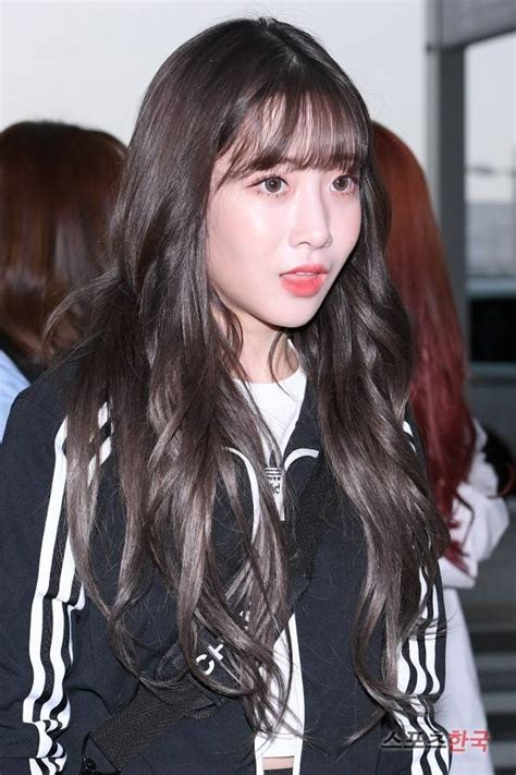 러블리즈 Lovelyz 유지애 인형 미모 공항패션