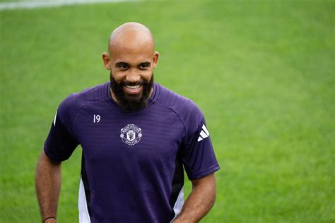 ستاره جدید آسمان منچستر، در کرینگتون دیده شد عکس طرفداری