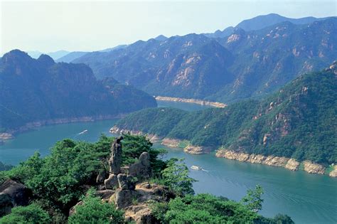 [바위 숲 물의 산 월악산국립공원 개관] 자연뿐 아니라 역사적·생태적으로 국토의 중추