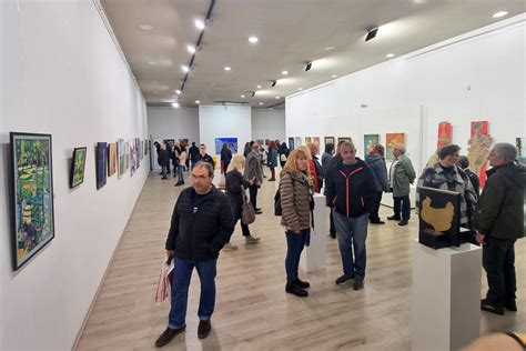 БТА Плевенски художници представят над 100 творби в традиционния Пролетен салон