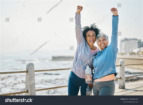 Running Cheer Team Marathon Beach ภาพสต็อกปลอดค่าลิขสิทธิ์และรับสิทธิ์