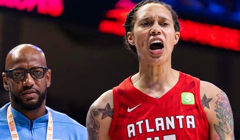 „total Respektlos“ Fan Wirft Sex Spielzeug Aufs Spielfeld Polizei