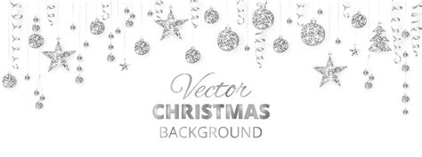 스파클링 크리스마스 반짝이 장식품 실버 피 테두리 공 및 흰색 절연 리본에 매달려 함께 축제 화 환입니다 겨울에 대한 스톡 벡터 아트 및 기타 이미지 Istock