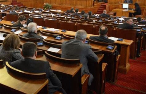 Депутатите удължиха работния си ден с 2 часа Причината е че в днешния парламентарен контрол ще