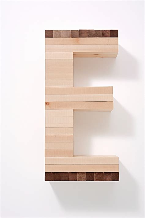 흰색 배경에 놓인 나무 문자 E 배경 화면 및 일러스트 무료 다운로드 Pngtree