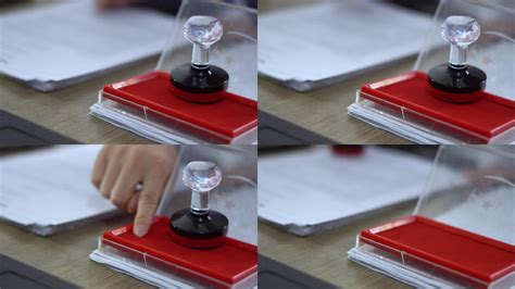 审核校对合同文件并签字盖章 视频素材下载