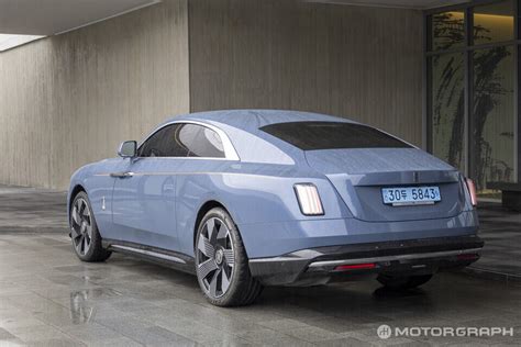 3톤 전기차도 롤스로이스가 만들면 다를까 스펙터 실물 살펴보니… [포토]