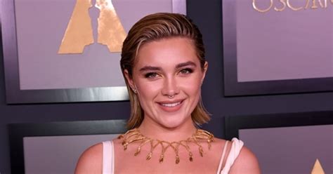 플로렌스 퓨 빅토리아 베컴 파격적 시스루 드레스 입고 “아찔 몸매”[해외이슈]