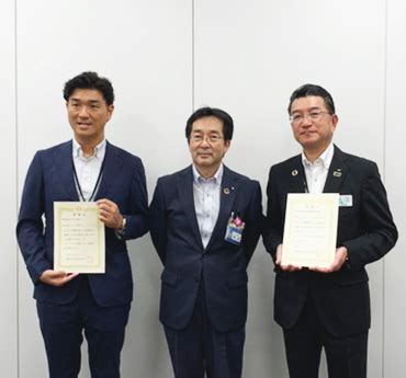 横浜市教育委員会 教育長より協賛企業を代表して感謝状をいただきました はまっ子防災プロジェクト