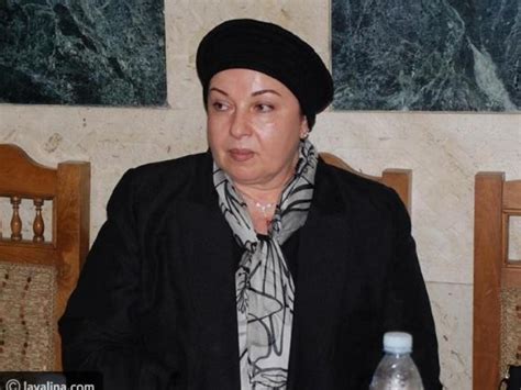 مى نور الشريف نورا بخير وتتواجد فى مصر وارحمونا من الشائعات عين