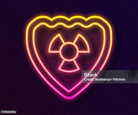 빛나는 네온 라인 검은 배경에 격리된 방패 아이콘의 방사성 방사성 독성 기호입니다 방사선 위험 표시 벡터 0명에 대한 스톡 벡터 아트 및 기타 이미지 Istock